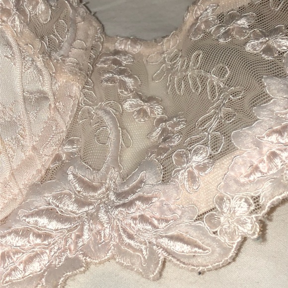 Lise Charmel | Intimates & Sleepwear | Bra Lise Charmel 34d Eprise ...